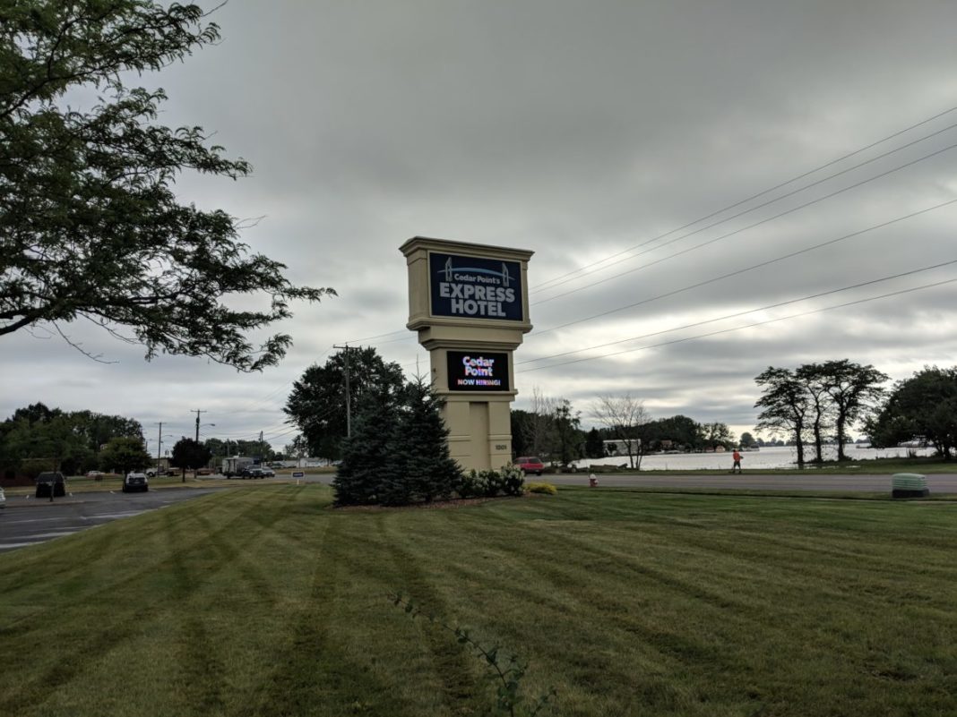 Cedar Point Express Hotel: Review & Guide | Green Vacation Deals