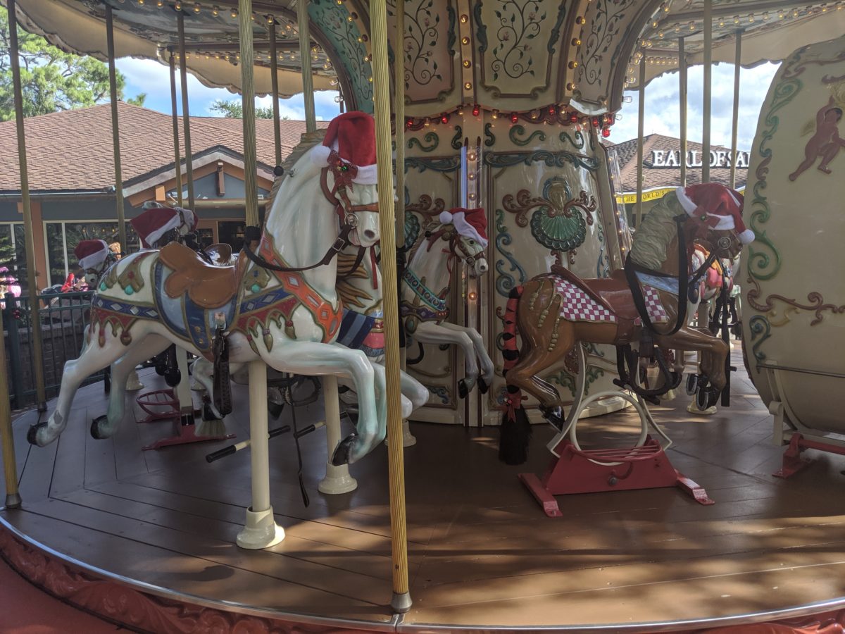 10 Reasons to Visit Disney Springs at Christmas | Green Vacation Deals