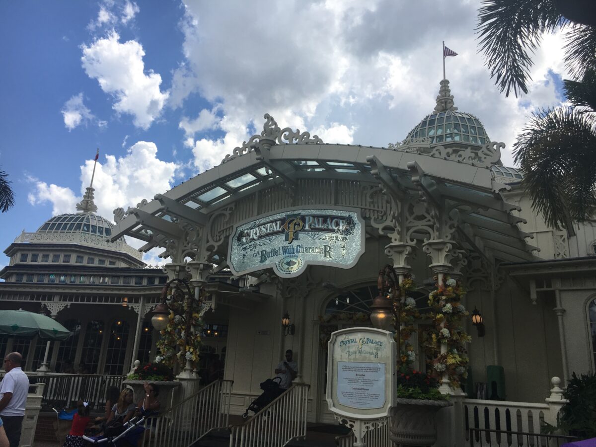 Disney World Crystal Palace Review 2021 | Green Vacation Deals