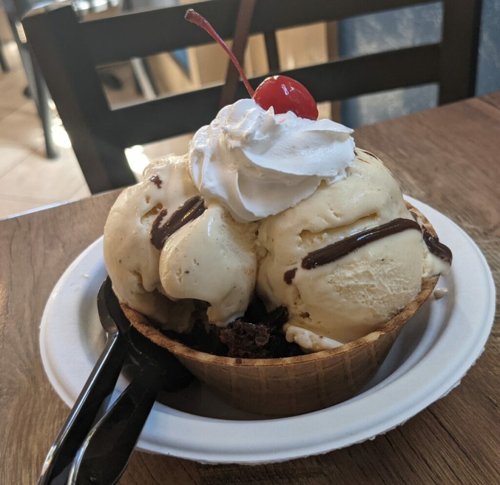 Edy's Ice Cream Parlor SeaWorld Orlando Review | Green Vacation Deals