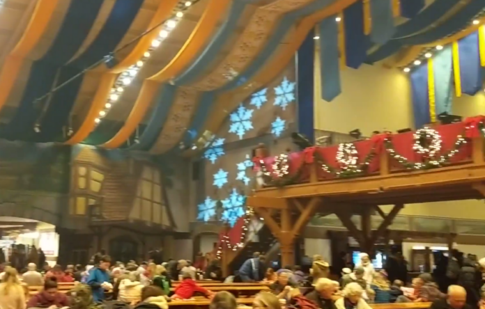 Das Festhaus Busch Gardens Williamsburg Christmas Town Review | Green ...