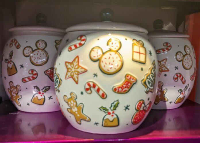 Top 20 Best Disney Christmas Cookie Jars | Green Vacation Deals