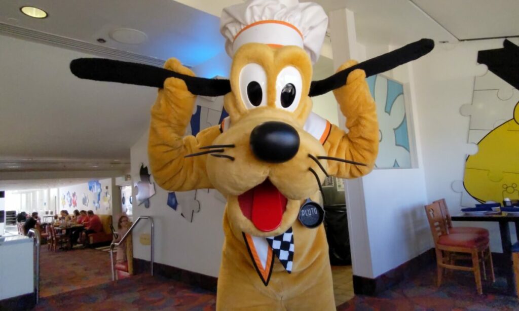 Top 5 Best Disney Character Dining Tips | Green Vacation Deals