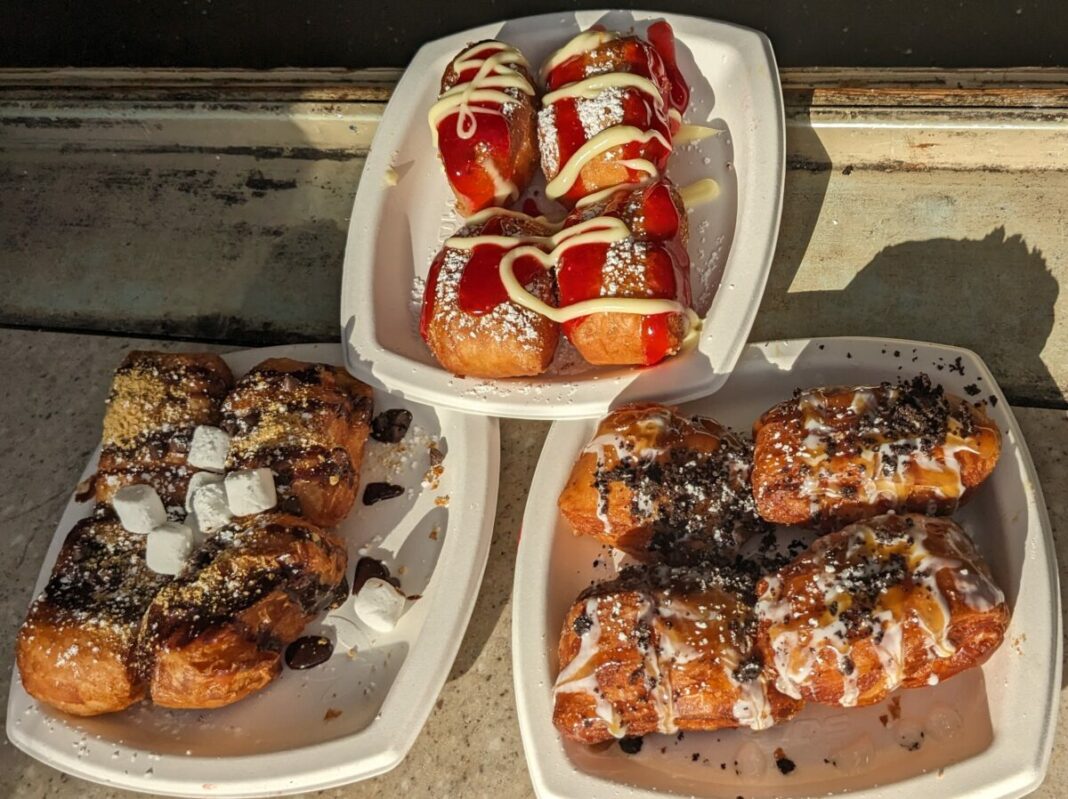 SeaWorld Orlando Christmas Celebration ‘Tis The Season Beignets Guide ...