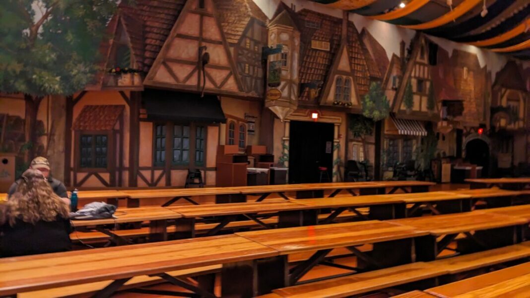 Das Festhaus Busch Gardens Williamsburg Christmas Town Review | Green ...