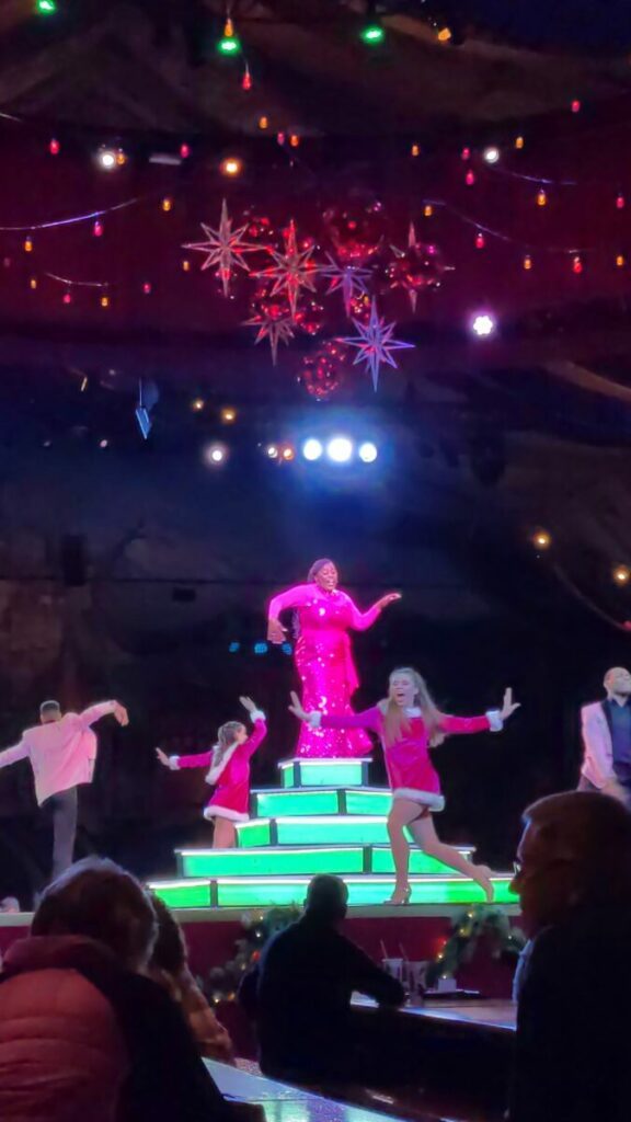 Das Festhaus Busch Gardens Williamsburg Christmas Town Review | Green ...