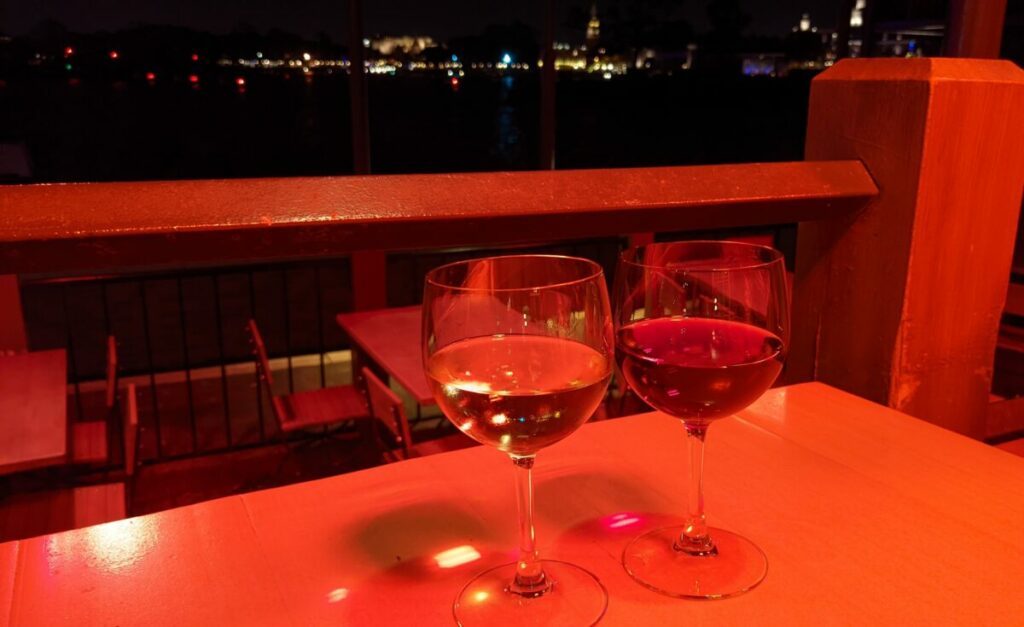Rose & Crown Epcot Luminous Dining Package Review | Green Vacation Deals