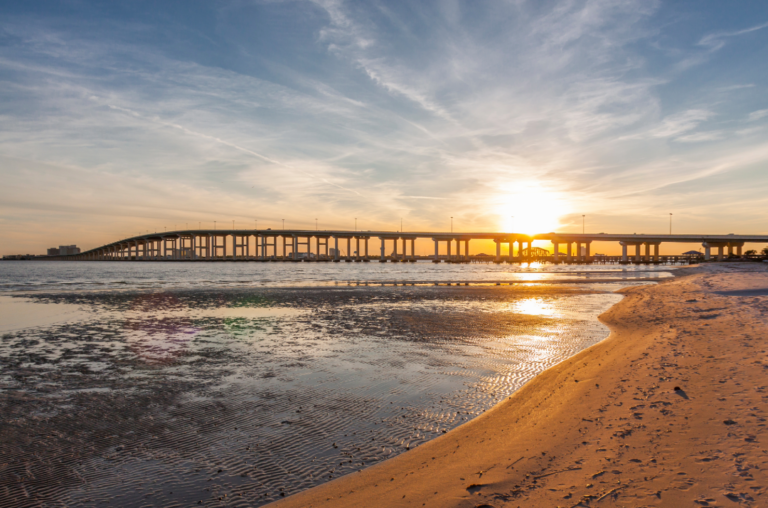 Enjoy Biloxi Beaches & Hotels For Under $100 A Night | Green Vacation Deals