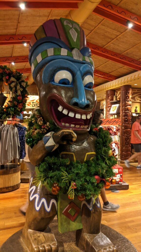 Why You Must Stay at Disney's Polynesian Resort at Christmas | Green ...