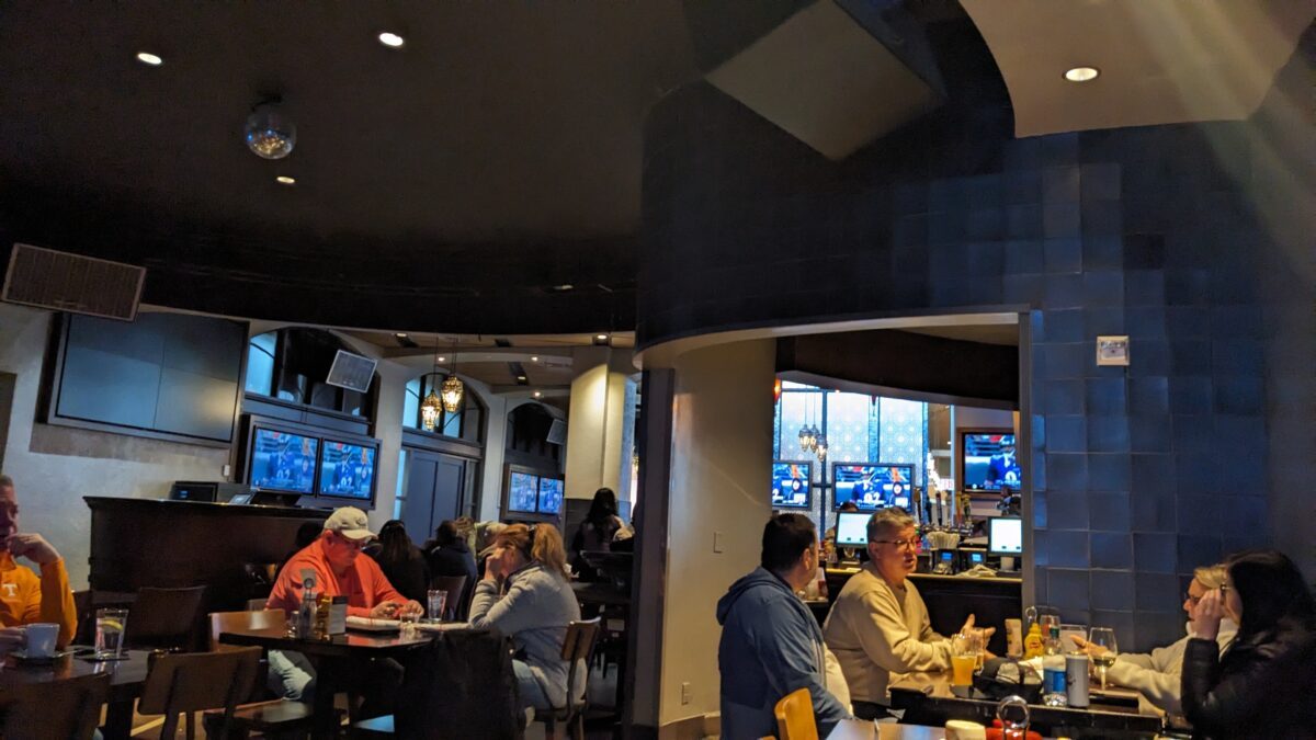Rix Sports Bar and Grill Review | Green Vacation Deals