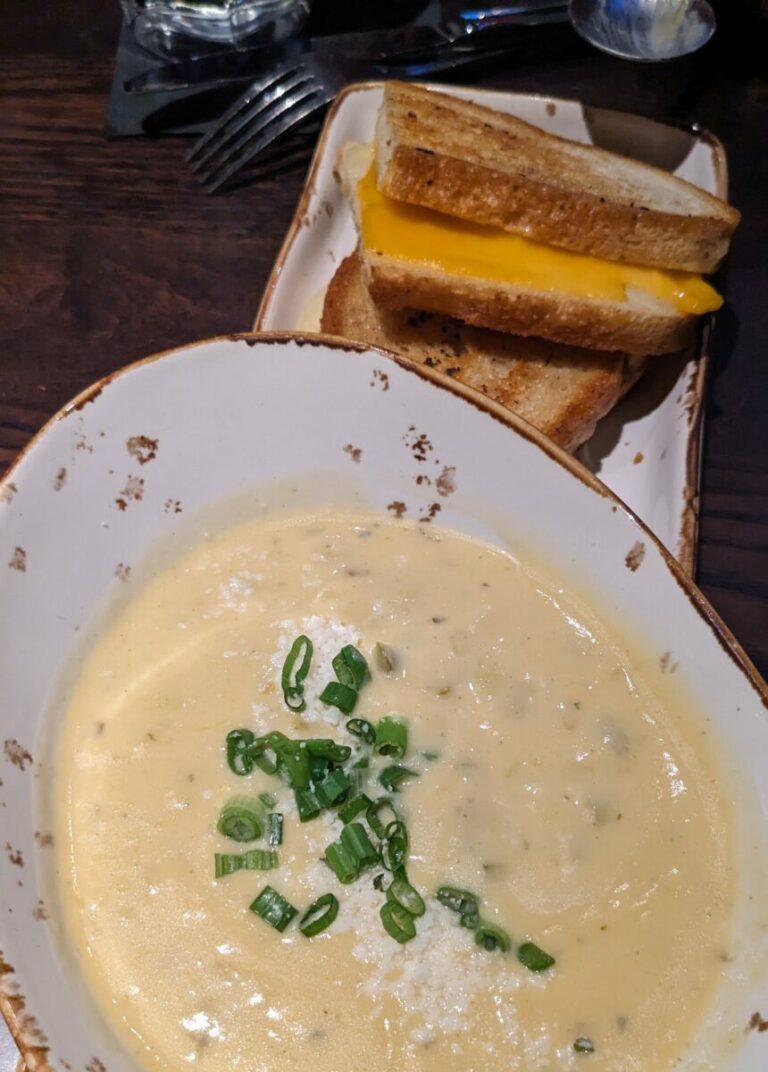 Rix Sports Bar and Grill Review | Green Vacation Deals